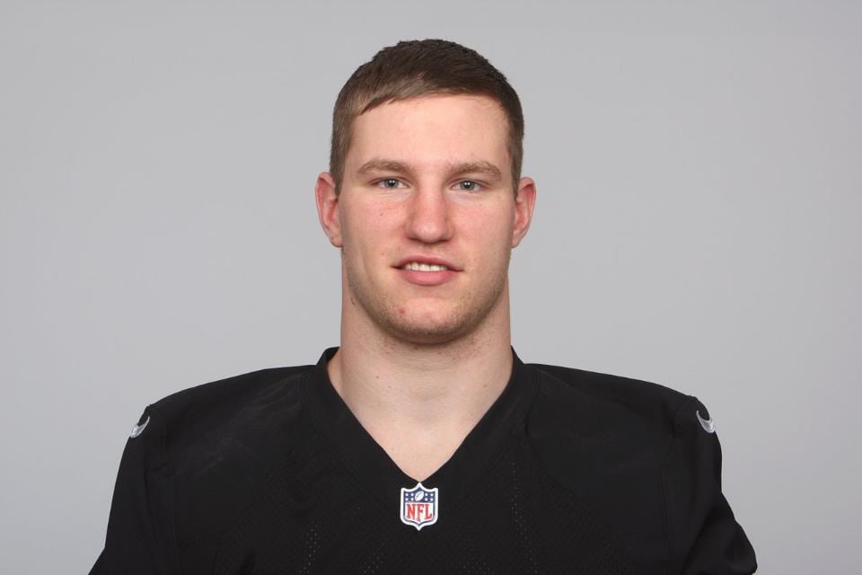 Local Football Captain Signs With Vikings – North Metro TV